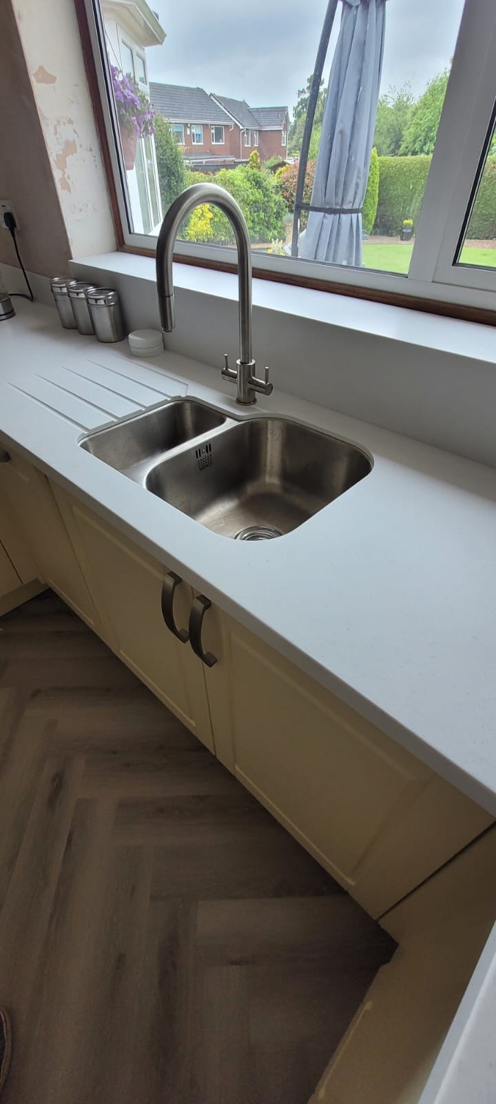 Dupont Corian Design Montelli Snowdrift - Vanity Hall Surfaces